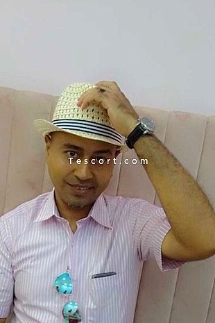 Escort boy Karim en Nice - Tescort