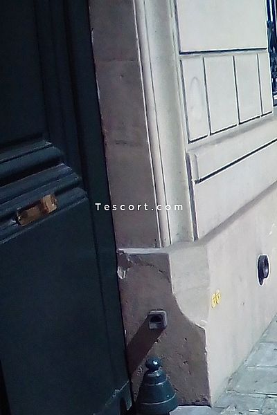 Escort girl Kelly en Paris - Tescort