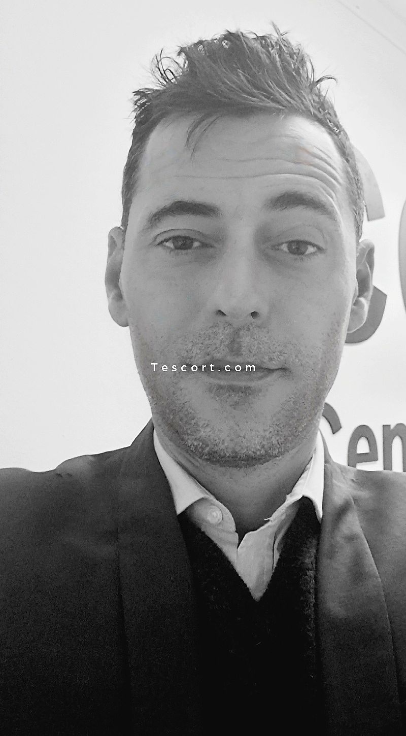 Escort boy Astel en Paris - Tescort